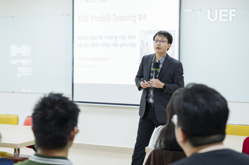 UEFers khám phá thị trường lao động trong thời đại mới tại chương trình FOE Proskill Training buổi 4